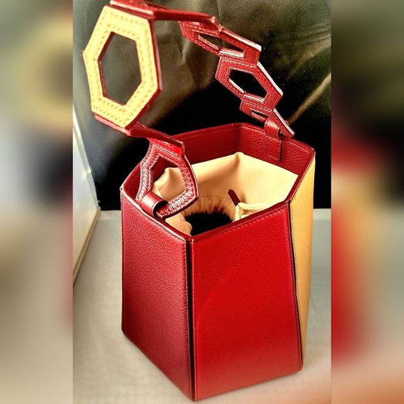 BEE & KIN | Bags | Bee Kin The Rebel Bucket Bag Regular Size Hexagonal ...